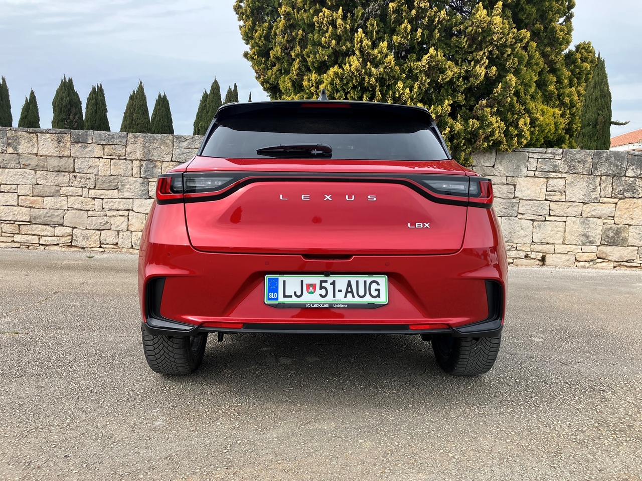 Lexus LBX im Test: Hybrid-SUV erinnert an die besten Diesel-Zeiten