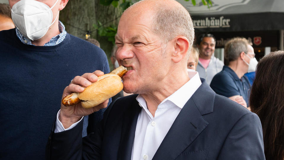 DWN Express - Privatjet, S-Klasse und Polizei-Staffel: Olaf Scholz ...