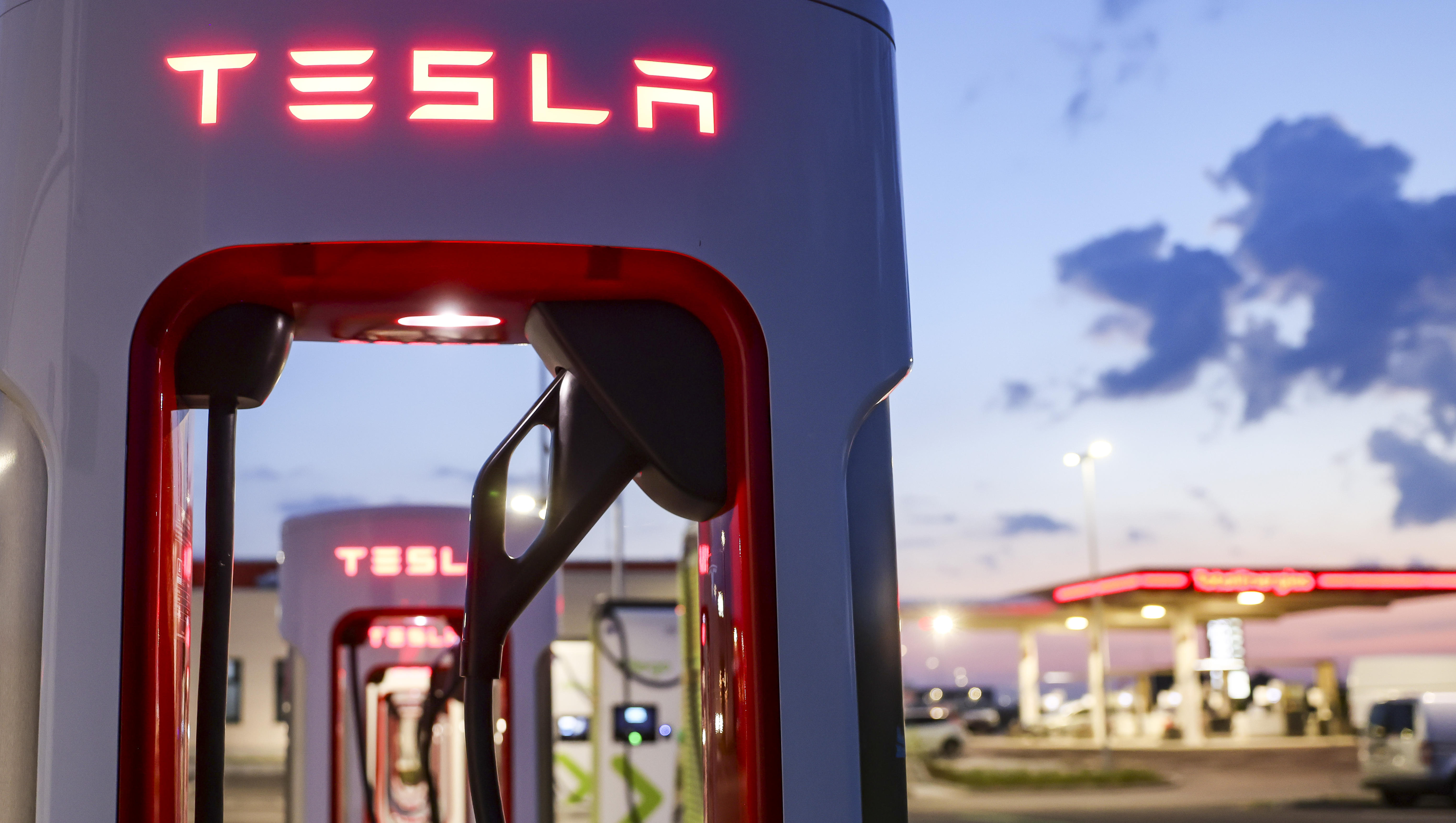 Tanken: E-Autos jetzt teurer als Benziner